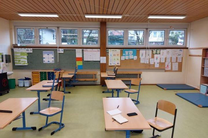 Renovierung eines Klassenzimmers der Grundschule - Förderprogramme | Haus des Stiftens